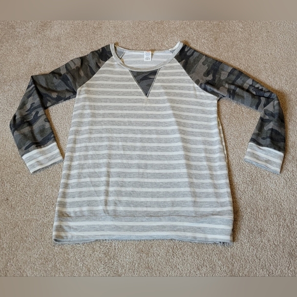 7th Ray | Tops | 7th Ray Green Camp Long Sleeve Gray Stripe Shirt ...